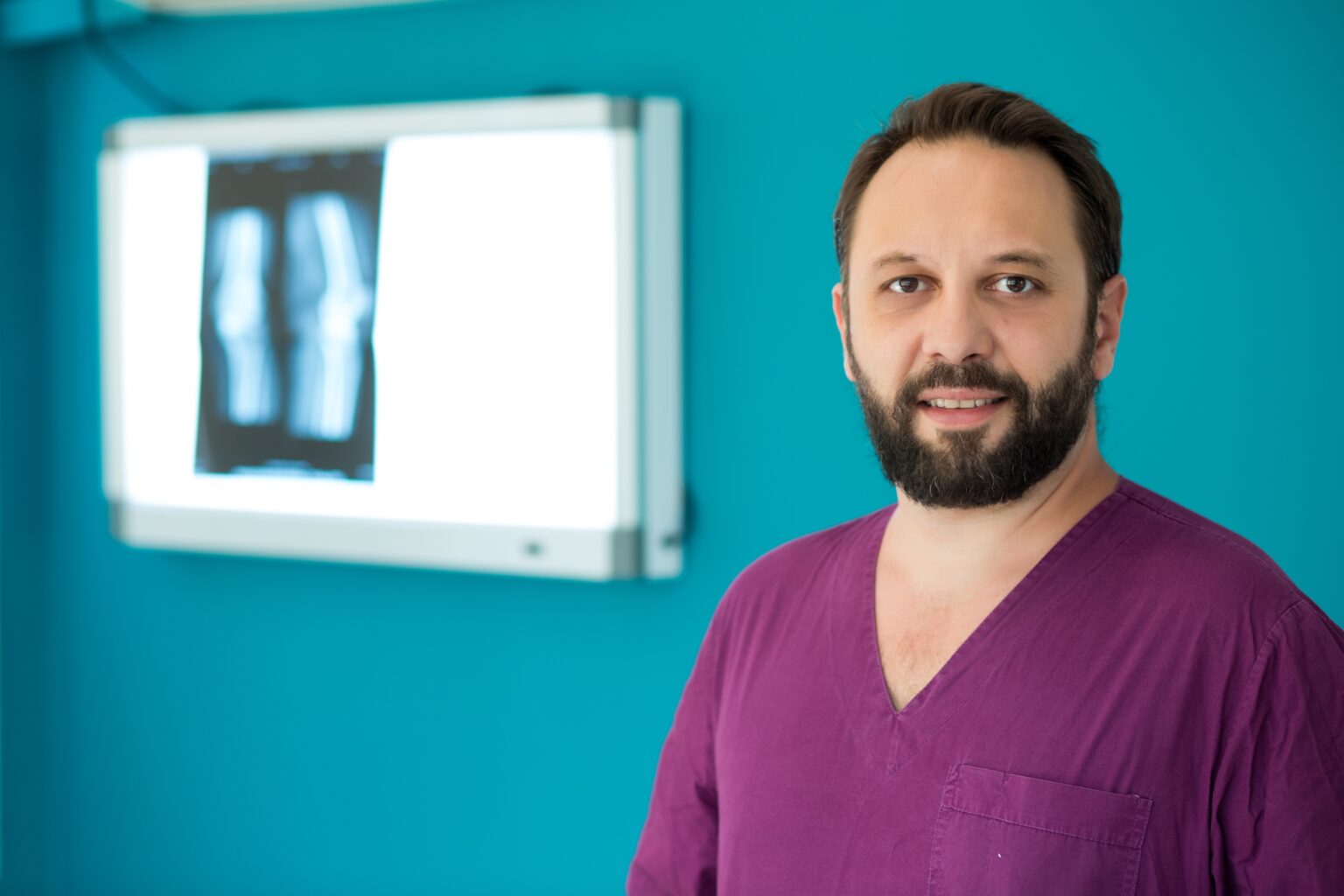 Βιογραφικό | Ορθοπαιδικός χειρουργός Λεονάρδος Μπενάκης